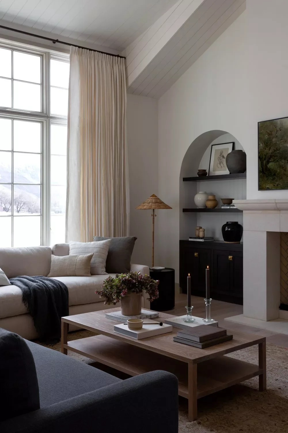30 Stunning Vaulted Ceiling Ideas To Transform Your Space