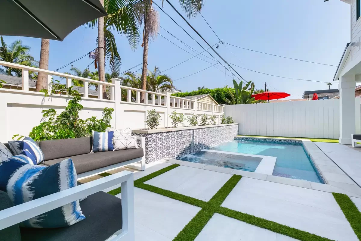 52 Beautiful Courtyard Ideas To Transform Your Outdoor Space