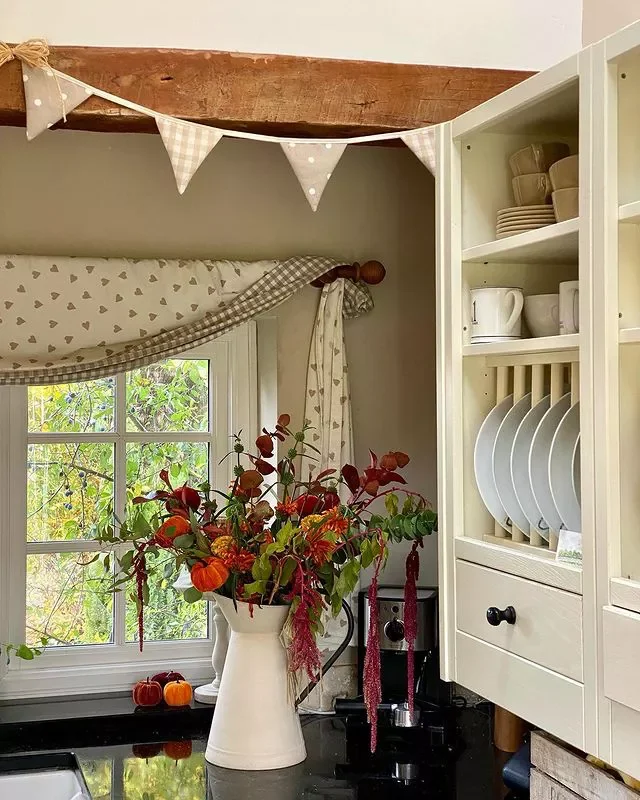 30 Charming Cottagecore Kitchen Ideas For Cozy Country Style